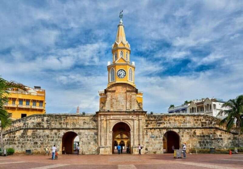 Cartagena: BILINGUAL CITYTOUR + SAN FELIPE CASTLE & Old city - Key Points