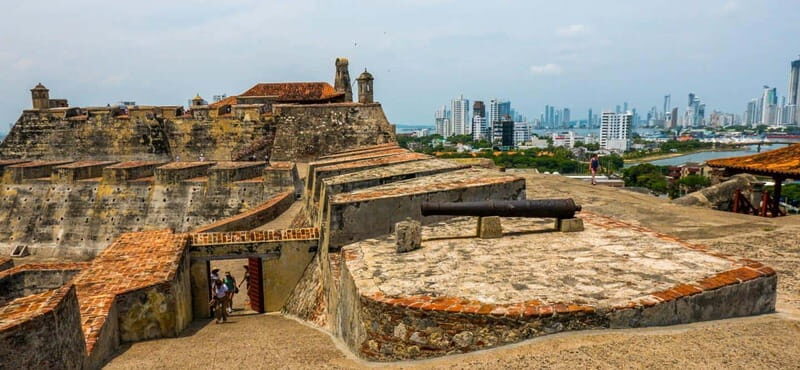 Cartagena: BILINGUAL CITYTOUR + SAN FELIPE CASTLE & Old city - FAQs
