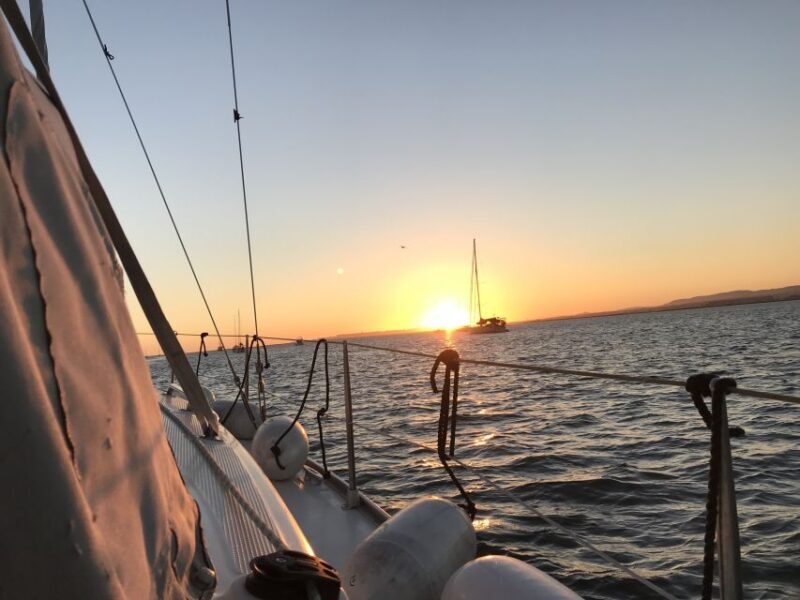 Cascais: 2-Hour Private Luxury Sunset Cruise with a Drink - FAQs