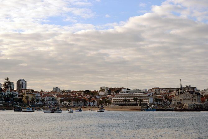 Cascais Private Sailing 2h Cruise with a drink - FAQ