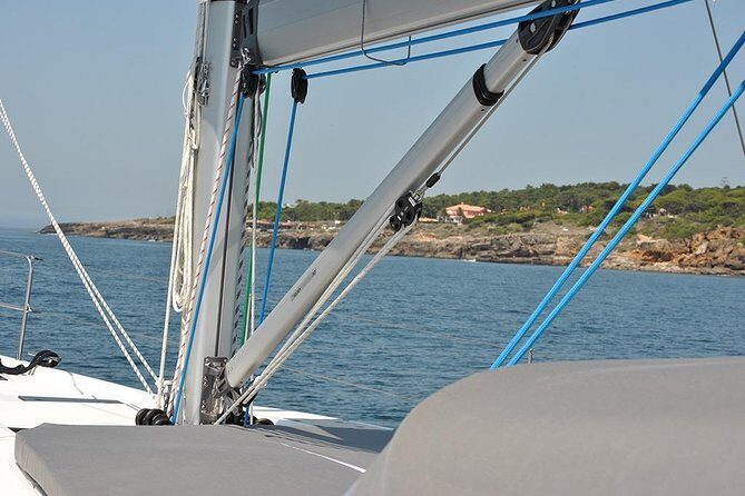 Cascais Private Sailing Cruise with a drink - Half day/full day - FAQs