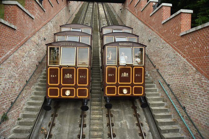 Castle District tour with Matthias Church Ticket & Cake & Coffee - FAQ