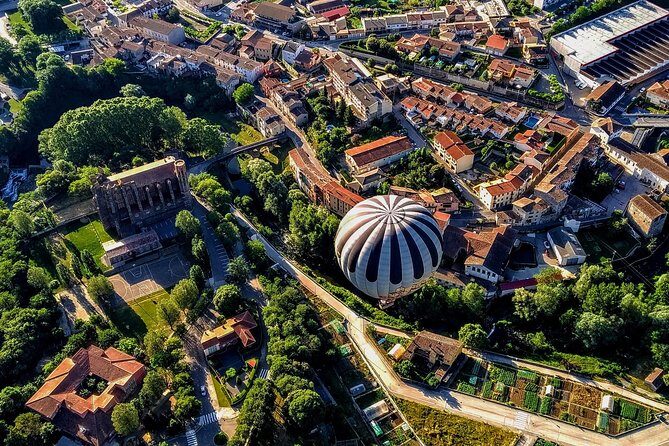Catalonia Hot Air Balloon Ride and Breakfast over the Volcanoes of la Garrotxa - Practical Details to Consider