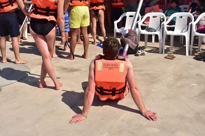 Catamaran Arches, Animas Beach, Quimixed Waterfall and Food Tour - Who Is This Tour Best For?