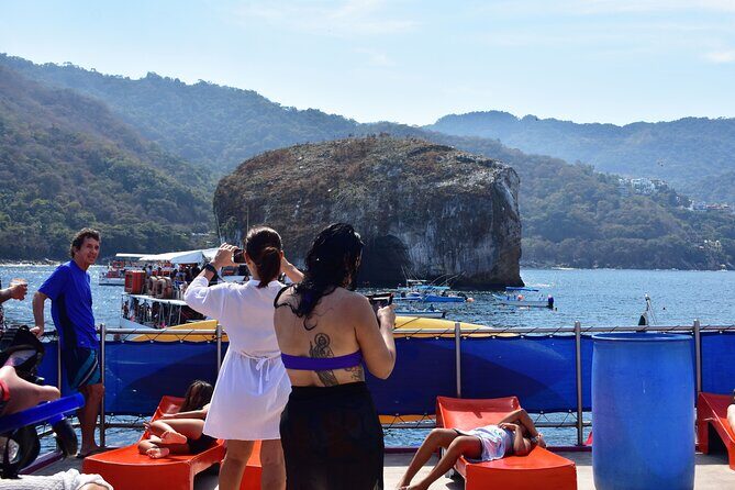 Catamaran Arches, Animas Beach, Quimixed Waterfall and Food Tour - The Sum Up