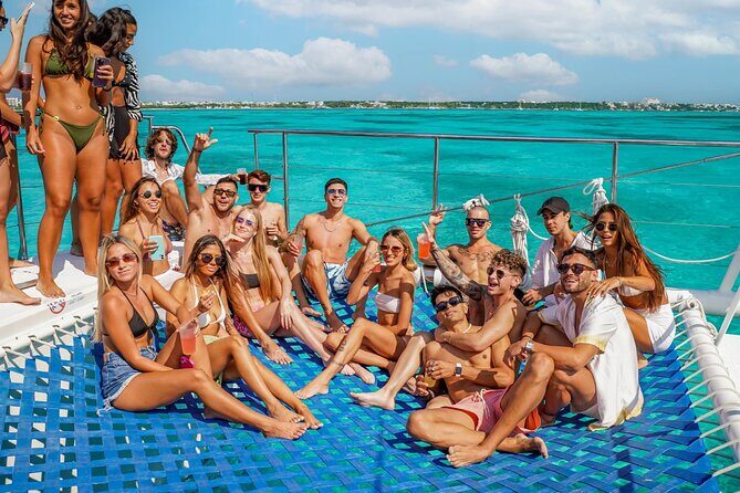 Catamaran Booze Party With Open Bar in Cancun - Who Is This Tour For?
