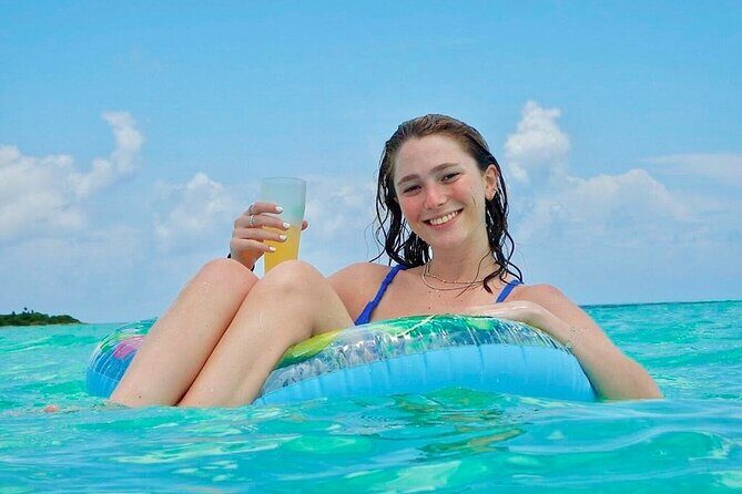 Catamaran Excursion + Open bar + Snorkeling at El Cielo - Starting the Adventure: Meeting Point and Timing