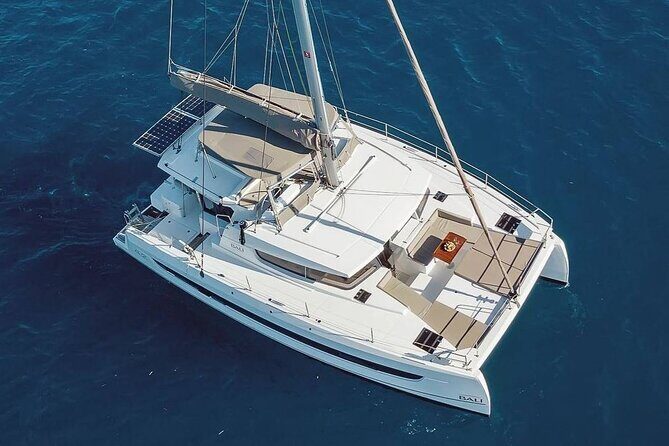 CATAMARAN Kleftiko Poliegos & Round of Milos Lunch with Openbar - Key Points