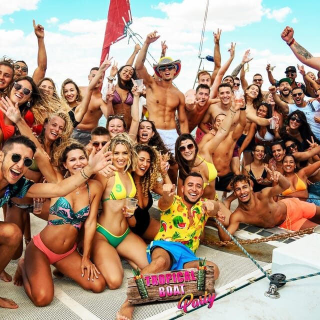 Catamaran Lucile | Famous VIP cata party - Authentic Experiences from Reviewers