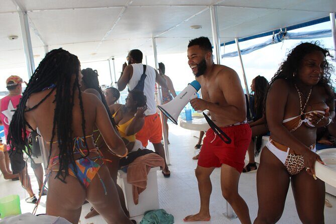 Catamaran Party Boat Cancun - FAQ