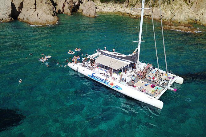 Catamaran ride -Costa Brava with barbecue and drinks. Familiar. - Authentic Guest Perspectives