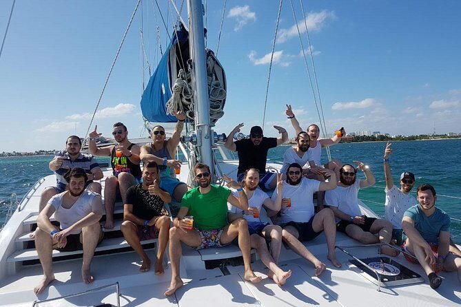Catamaran Sailing & Snorkeling Experience Isla Mujeres from Playa Del Carmen - Group Size and Travel Dynamics