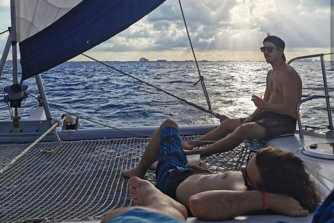 Catamaran Sailing through Caribbean Sea to Isla mujeres - Who Will Love This Tour?