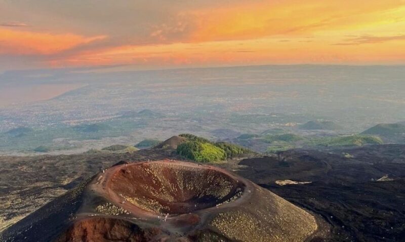 Catania: Etna Sunset Tour with Pickup and Drop-off - What makes this tour stand out?