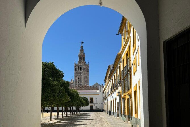 Cathedral Tour of Seville Giralda and Barrio Santa Cruz All in One - Key Points