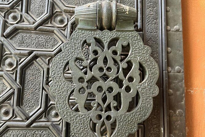 Cathedral Tour of Seville Giralda and Barrio Santa Cruz All in One - FAQ