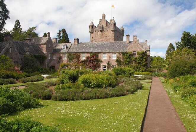 Cawdor Castle, Standing Stones, Culloden and Loch Ness - Key Points