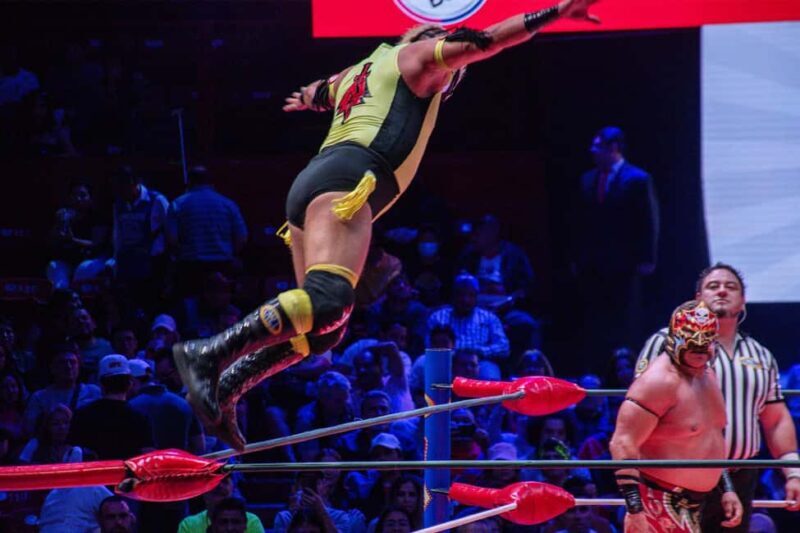 CDMX: Mexican nightlife with shots and wrestling - Practical Tips for Travelers