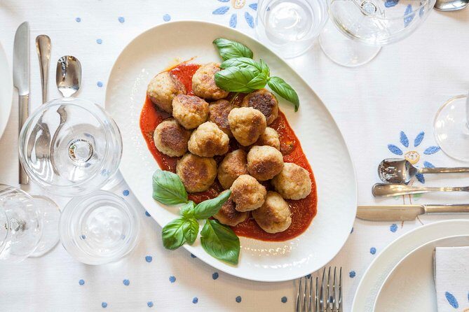 Cesarine: Dining & Cooking Demo at Local's Home in Naples - Authenticity and Cultural Connection  