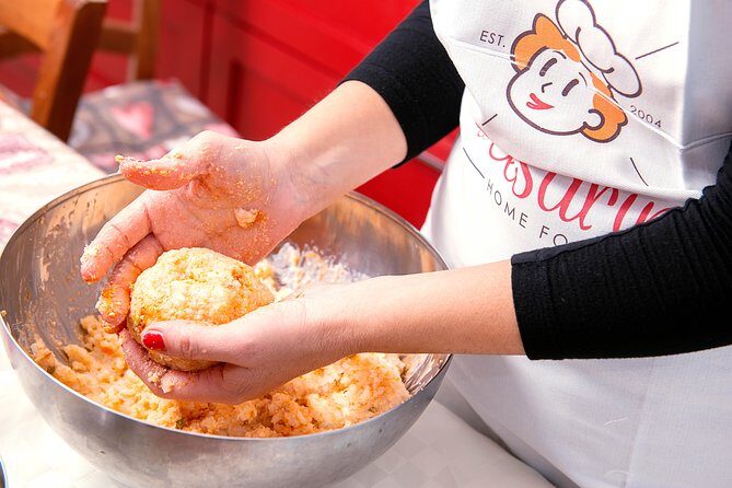 Cesarine: Home Cooking Class & Meal with a Local in Catania - Key Points