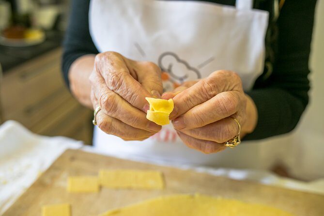 Cesarine: Small group Pasta and Tiramisu class in Modena - FAQ