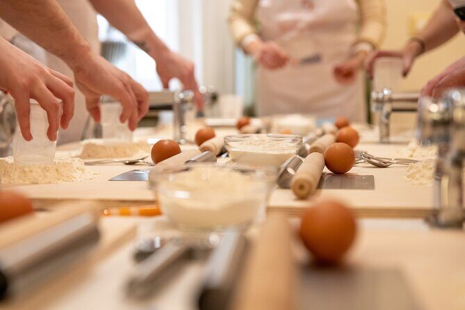 Cesarine: Small group Pasta and Tiramisu class in Siracusa - Key Points