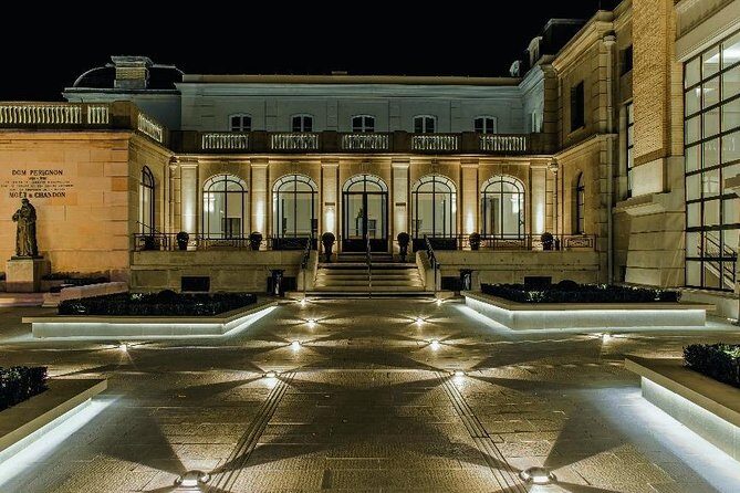 Champagne Moet and Chandon Private Tour with Tastings from Reims or Epernay - Touring Épernay: Avenue de Champagne