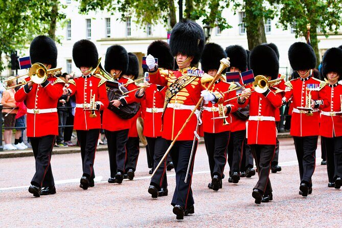 Changing of Guards, Big Ben, Tower of London, Beefeaters & Cruise - An Overview of the Tour Experience