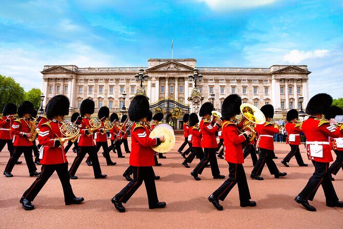 Changing of Guards, Big Ben, Tower of London, Beefeaters & Cruise - The Practical Aspects