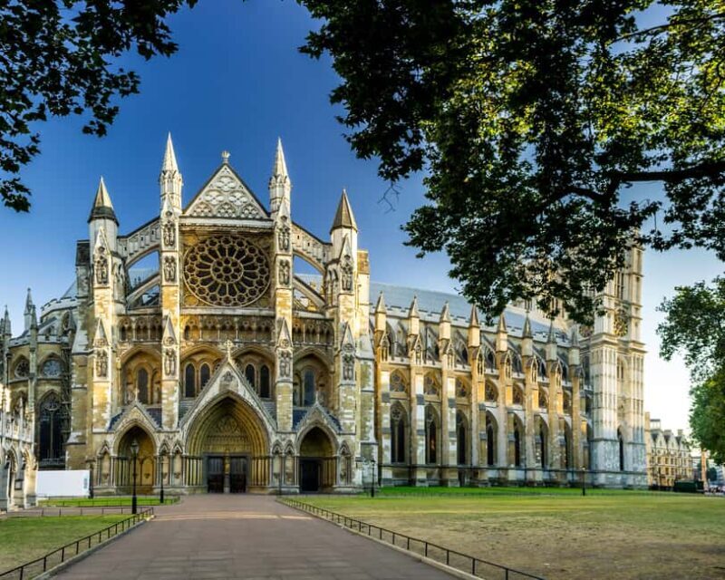 Changing of Guards, Tower of London, Beefeaters & Cruise - FAQ