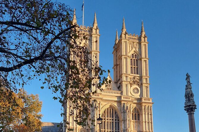 Changing of the Guard & Buckingham Palace Guided Tour Small Group - FAQ
