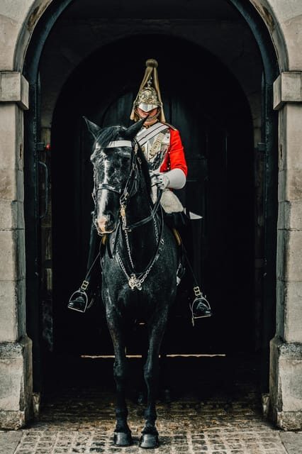 Changing of the Guard Experience in London - A Deep Dive Into What You Can Expect