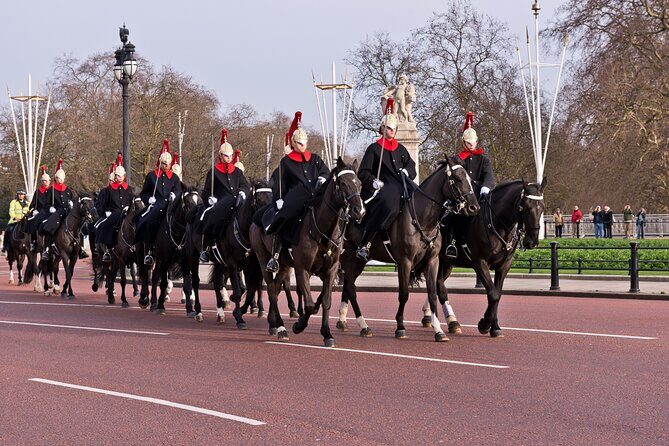Changing of the Guard Guided Tour at Buckingham Palace - Final Verdict: Is It Worth It?