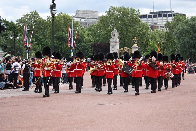 Changing of the Guard Guided Walking Tour Semi-Private 12ppl Max - FAQ