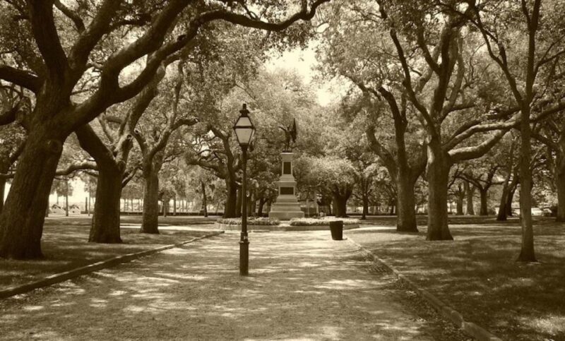 Charleston: City of the Dead Walking Ghost Tour - A Walk Through Charleston’s Haunted Streets