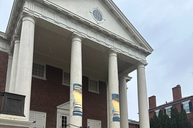 Charlottesville Historic Downtown APP/GPS Smartphone Walking Tour - The Controversial Confederate Statues and Market Street Park