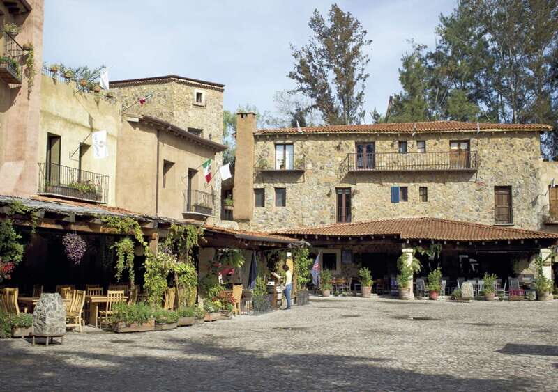 Chautla's Castle, Lavender Farm, and Valquirico Private Tour - Exploring Valquirico: a European-inspired village