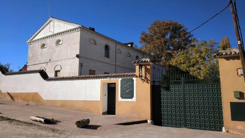 Check out an oil mill and enjoy a tasting with snacks and wine pairing - Final Thoughts: Is This the Right Tour for You?
