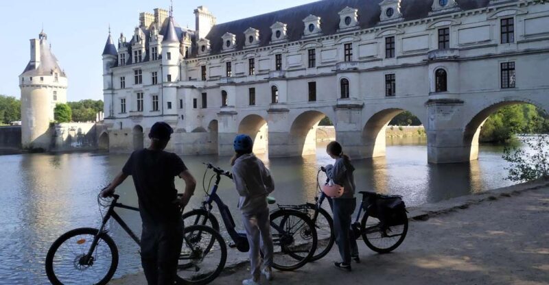 Chenonceau: E-Bike Guided Tour & Gourmet Picnic Lunch - Authentic Experiences and Unique Insights from Reviews