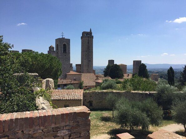 Chianti and San Gimignano - 2 Wineries with Pairing Lunch - Key Points