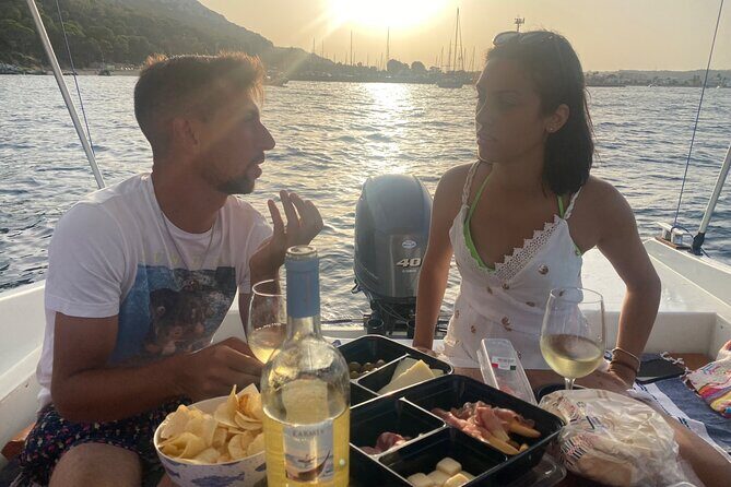 Chiara boat tour in dinghy, stops, snorkeling, aperitif included - FAQ