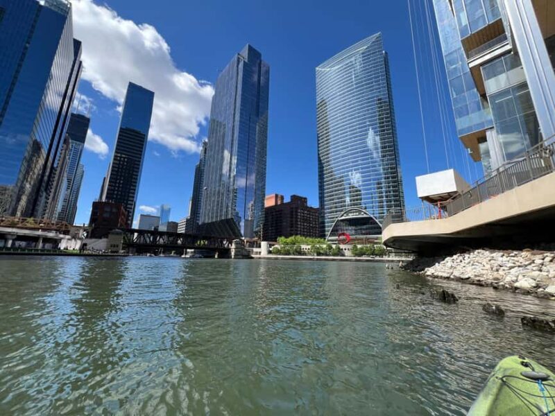 Chicago: Characters and Cons Guided Kayak Tour - Exploring the Itinerary and Highlights