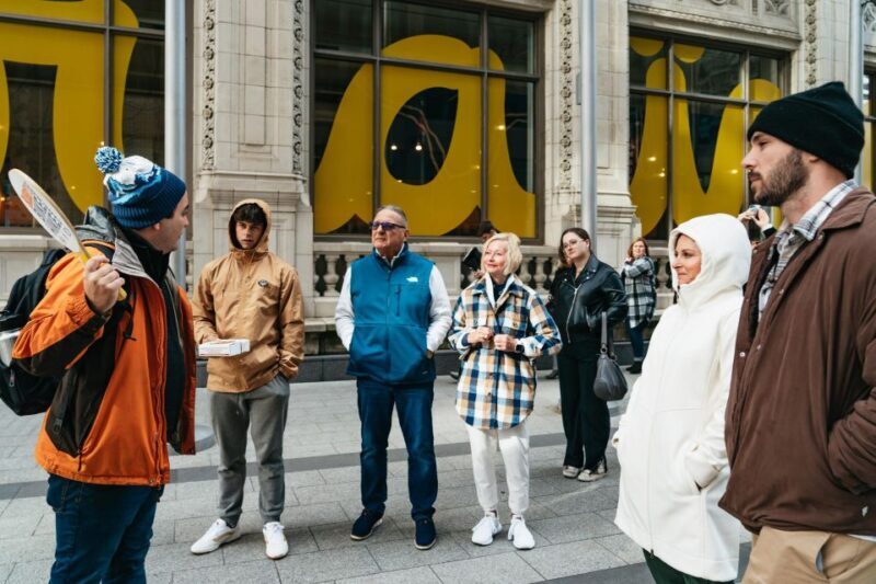 Chicago: Classic Food and Walking Tour with Free Bike/Kayak - The Bonus: Free Bike or Kayak Rental