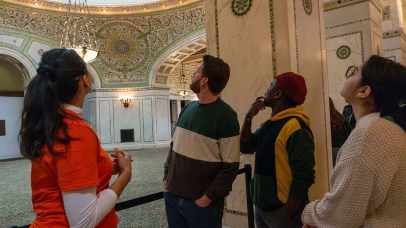 Chicago Loop: Art, Skyscrapers, Millennium Park & "The Bean" - Architectural Highlights and Historic Landmarks  