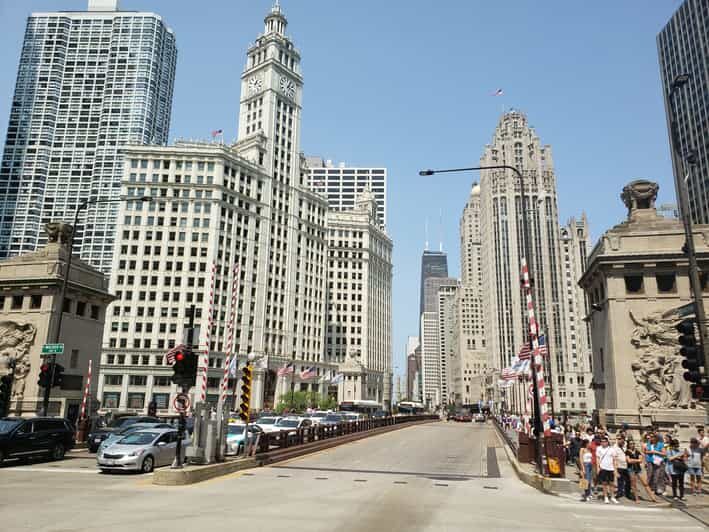 Chicago: Magnificent Mile Walking Tour - Inside the Medinah Athletic Club