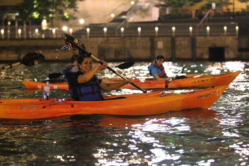 Chicago: Moonlight Paddle Tour on the Chicago River - An Authentic Nighttime Experience with Stunning Views