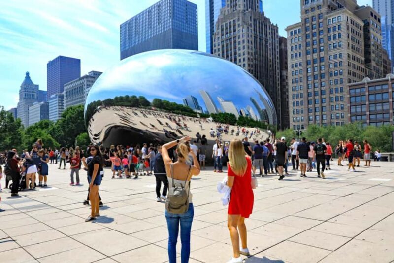 Chicago Walking Tour with Historic Sites & Boat Cruise - Exploring Chicago’s Heart: The Walking Tour