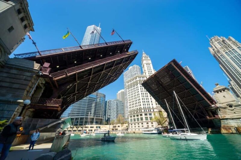 Chicago Walking Tour with Historic Sites & Boat Cruise - The Sum Up