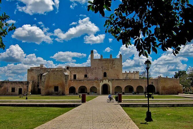 Chichen Itza, 2 cenotes Ik Kil and Hubiku, visit to Valladolid - The Practicalities