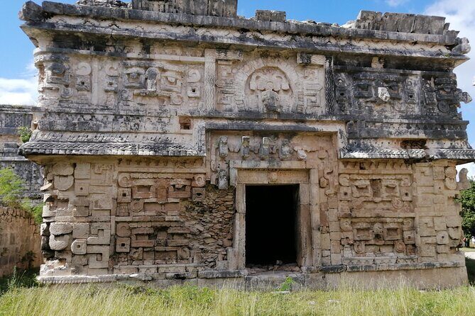 Chichen Itza, and Cenote Tsukán PREMIUM - Lunch and Rest at Hotel Puerta Chichen